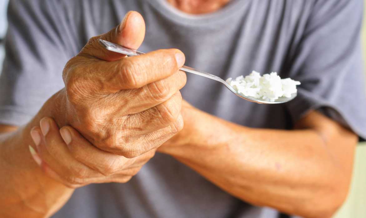 Parkinson Hastasının En Belirgin 10 Özelliği Nedir? - Sağlık Rehberi Parkinson Hastasının En Belirgin 10 Özelliği Nedir? - Sağlık Rehberi